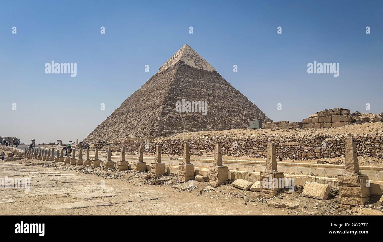 Ancient Pyramids of Giza, iconic Egyptian landmarks and tombs of ...
