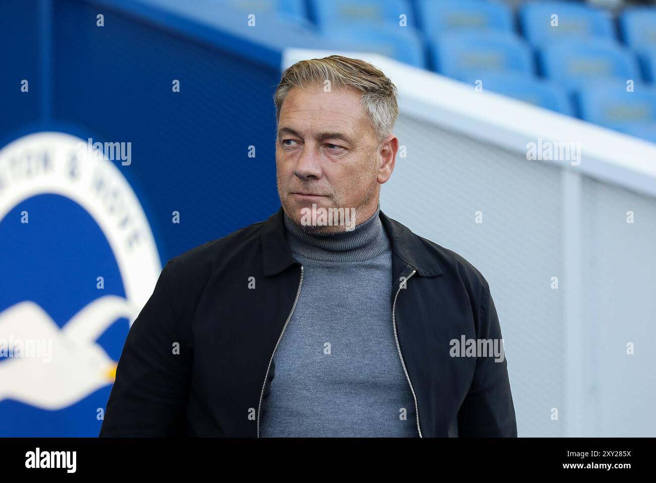 Scott lindsey manager crawley hi-res stock photography and images - Alamy