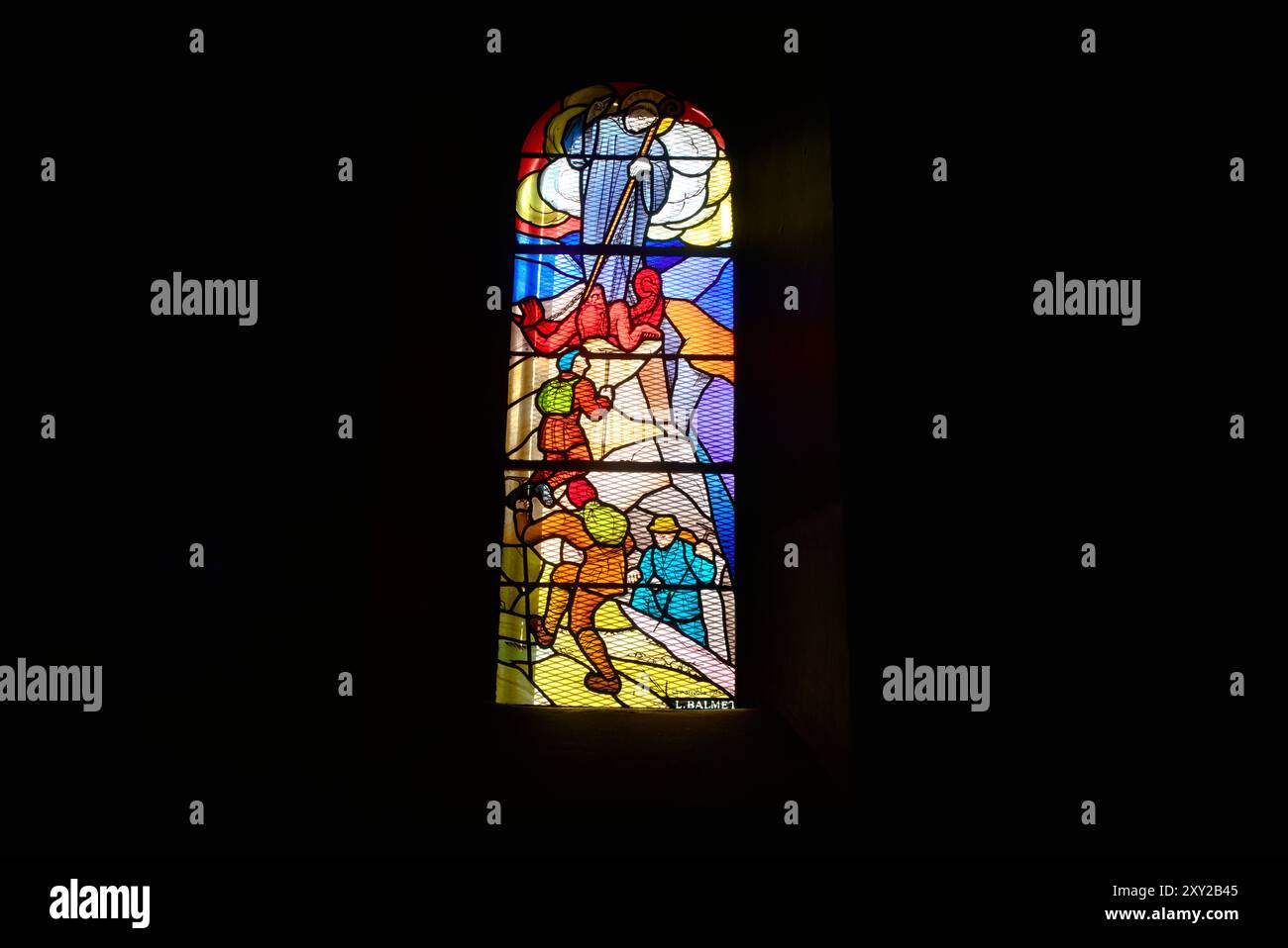 Vibrant stained glass windows hi-res stock photography and images - Alamy