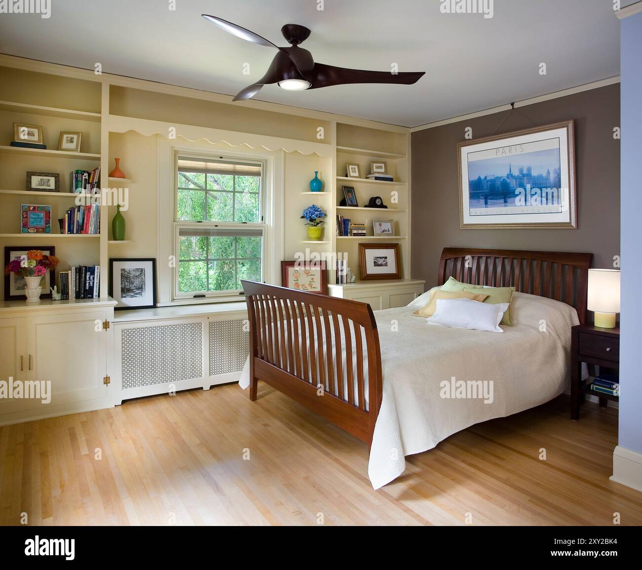 Child's bedroom with cute built in white shelving Stock Photo - Alamy