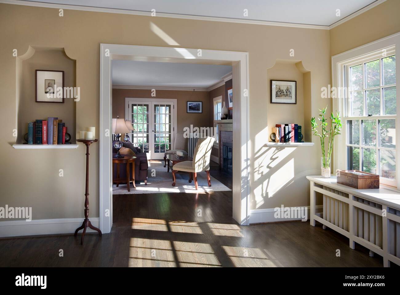 Insets in walls hi-res stock photography and images - Alamy