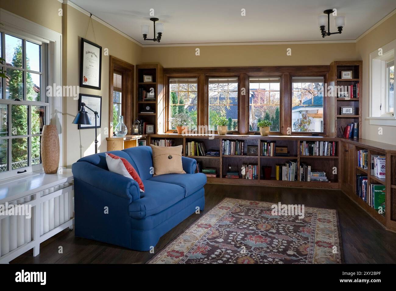 Library room of residential house Stock Photo - Alamy