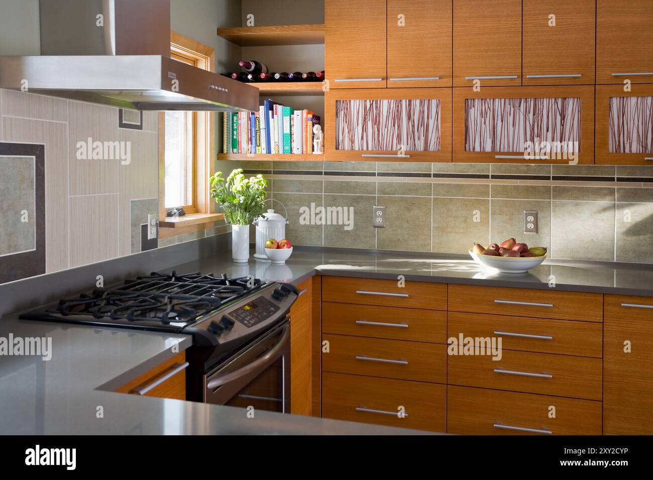 Quarter sawn white oak cabinets with horizontal grain hi-res stock ...