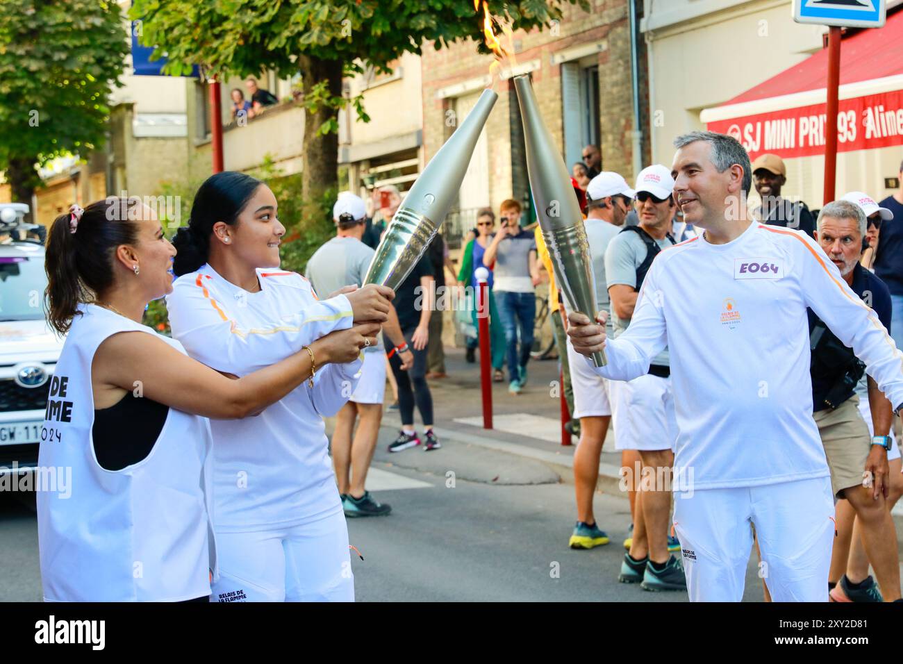 Cauldron of the 2024 olympic torch relay hi-res stock photography and ...