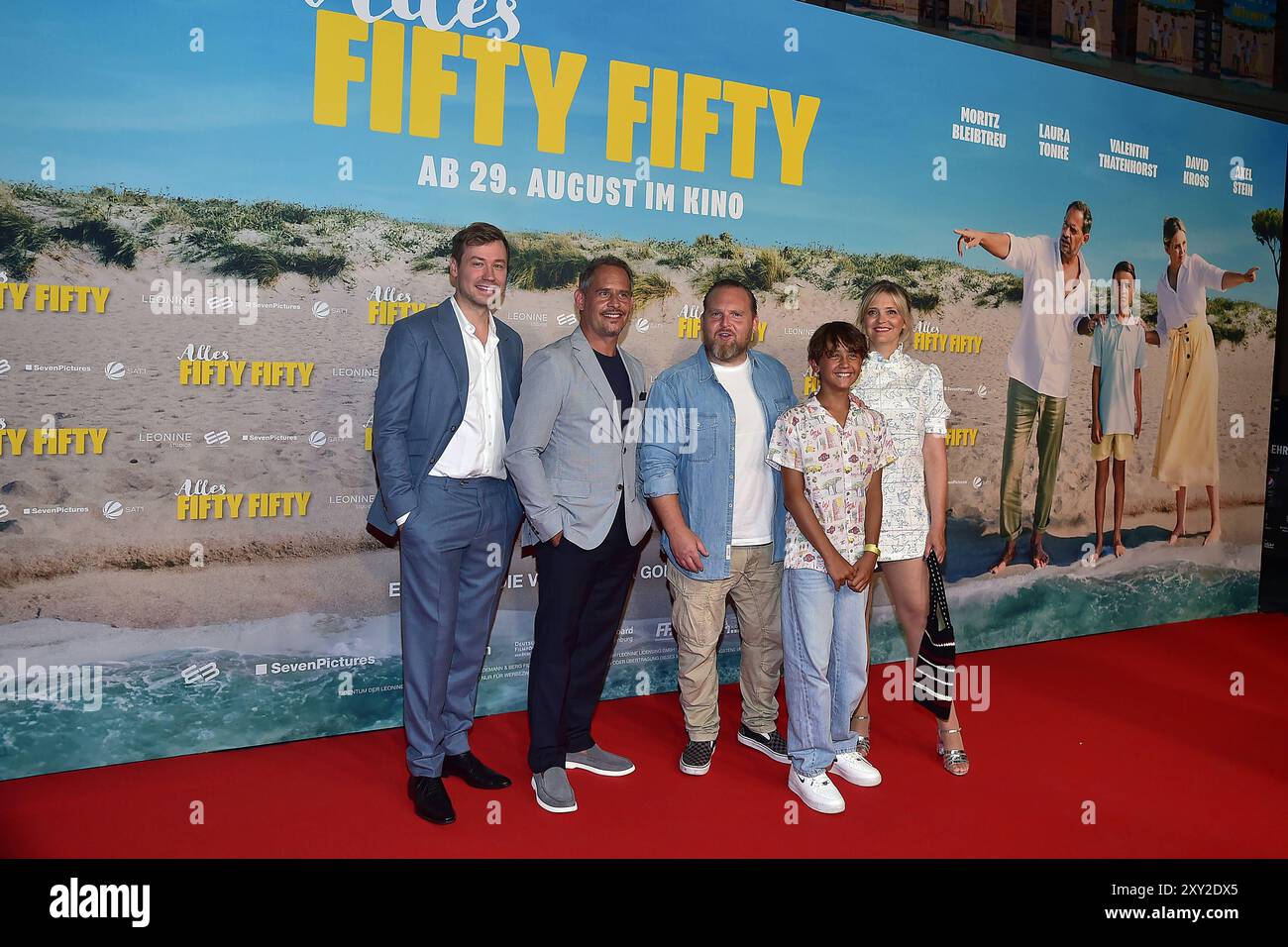 Premiere von ALLES FIFTY FIFTY in Berlin Ankunft, red carpet , der ...