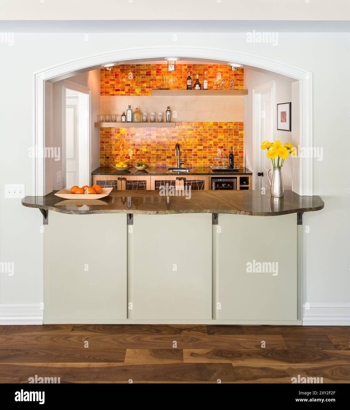 Curved and irregular shaped bar counter hi-res stock photography and ...