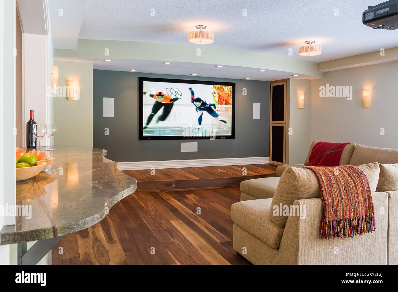 Large projector screen on hi-res stock photography and images - Alamy