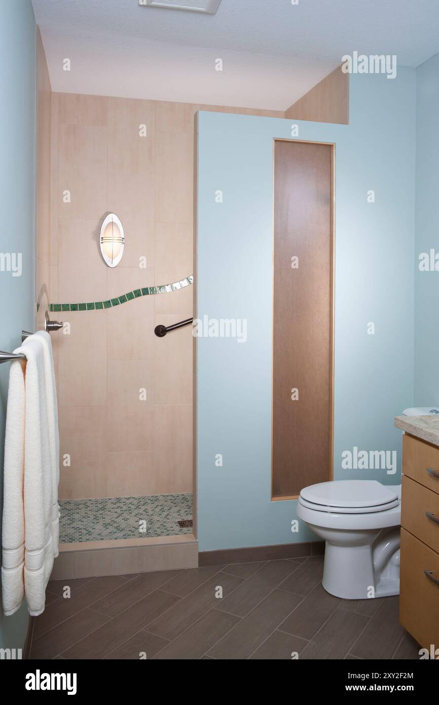 3form shower panel hi-res stock photography and images - Alamy