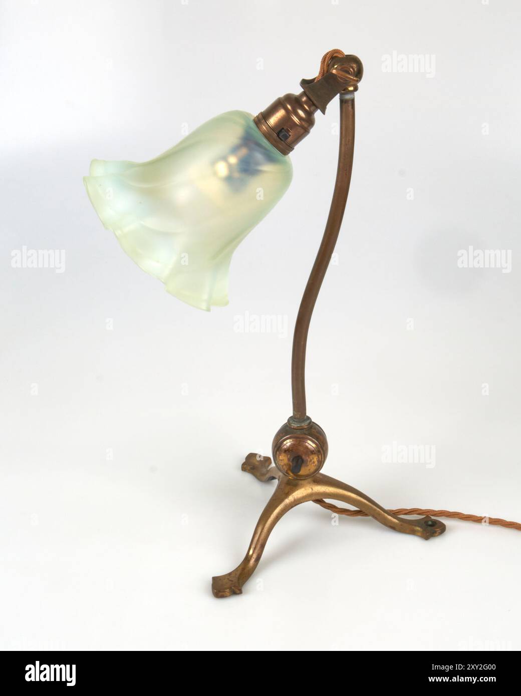 Antique 1900s W.A.S. Benson Arts and Crafts brass pullman table lamp ...