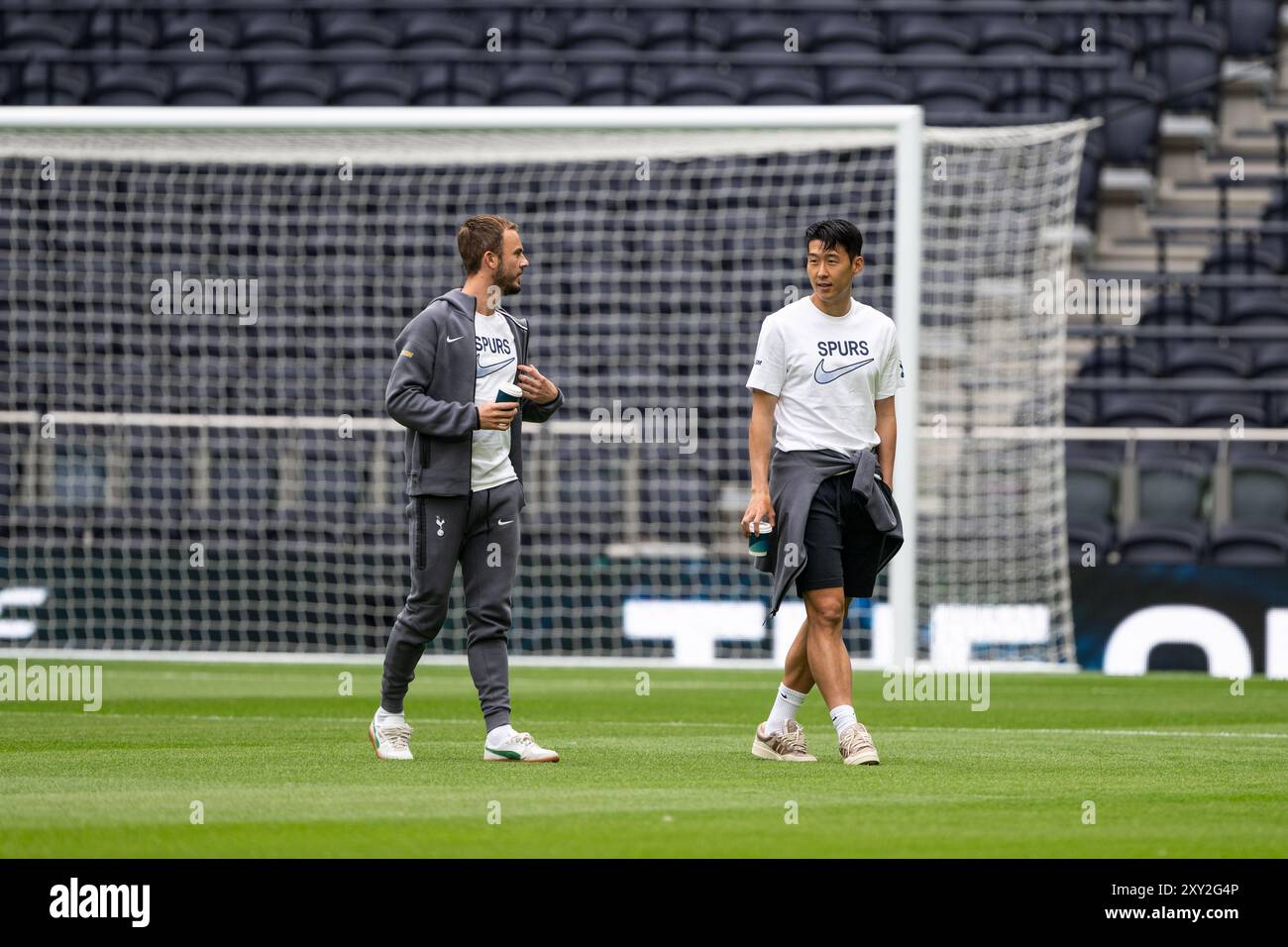 Son heung min james maddison hi-res stock photography and images - Alamy