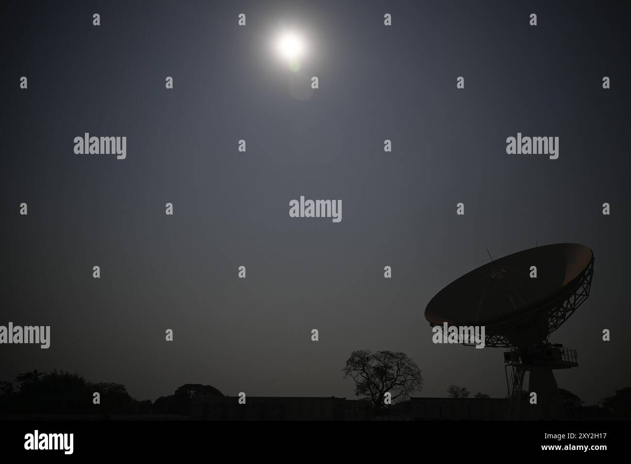 Main space operations center hi-res stock photography and images - Alamy