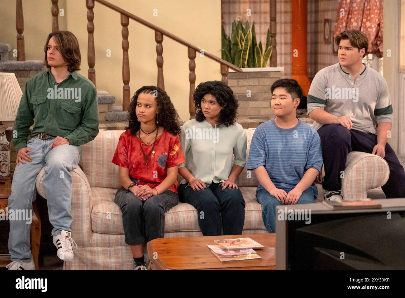 THAT '90S SHOW, (aka THAT 90S SHOW), from left: Mace Coronel, Ashley ...