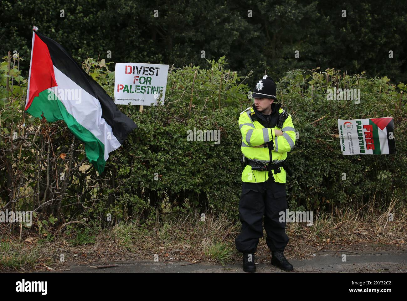 Shenstone, England, UK. 27th Aug, 2024. A police officer stands ...