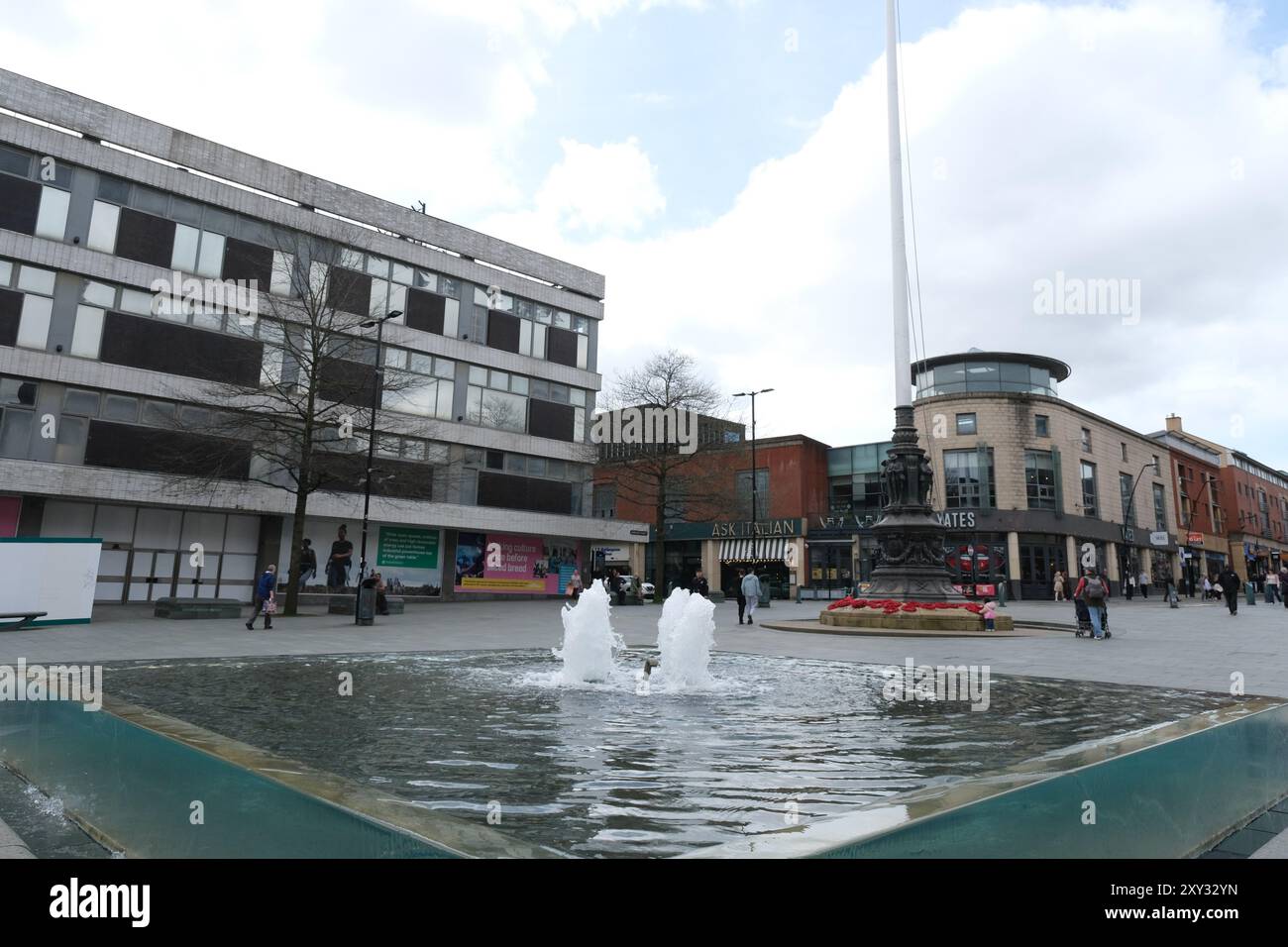 Sheffield City Centre City Hall and Barkers Pool with Cole Brothers ...