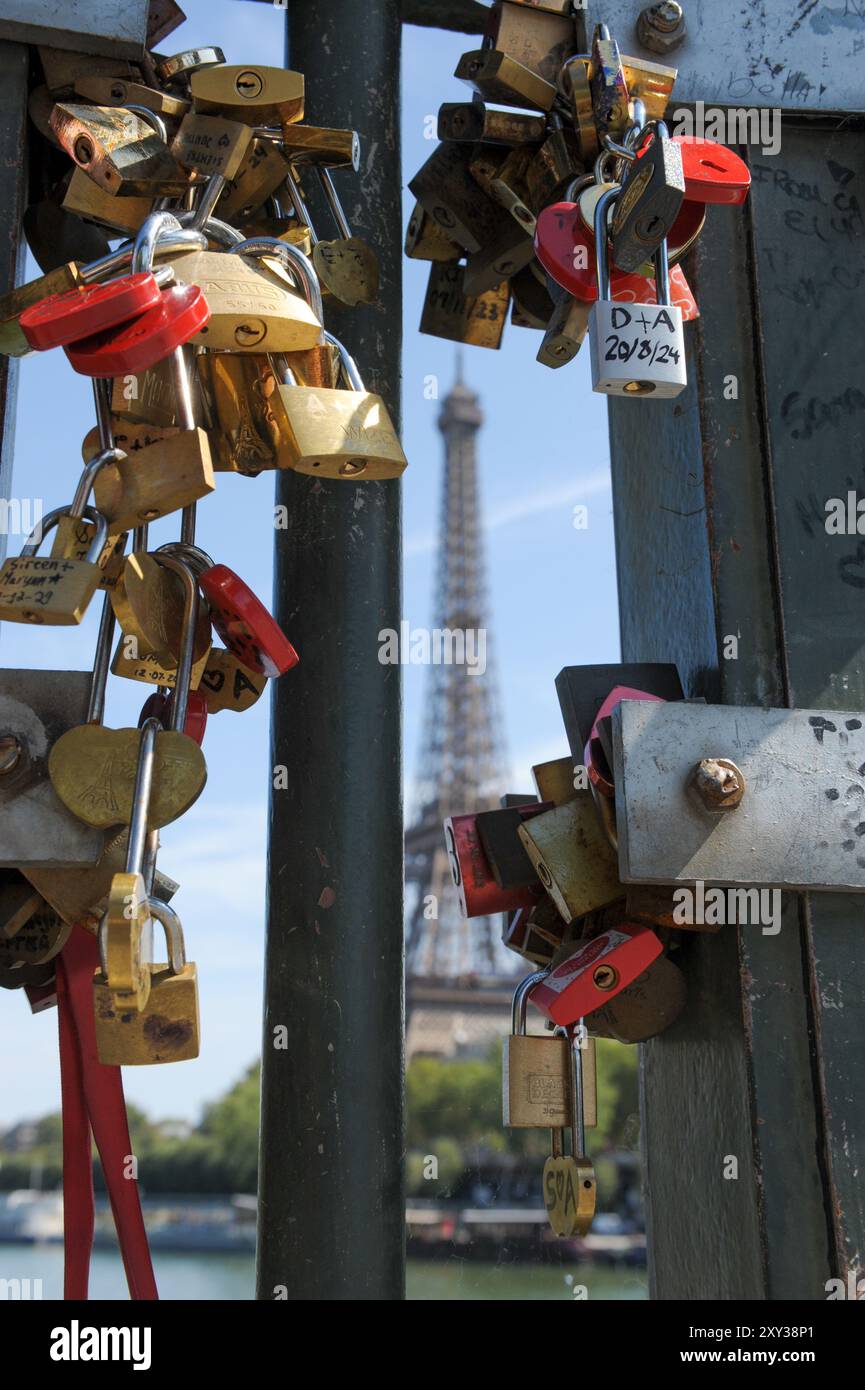 The Eiffel Tower glimpsed through the balustrade of Pont de Bir-Hakeim ...