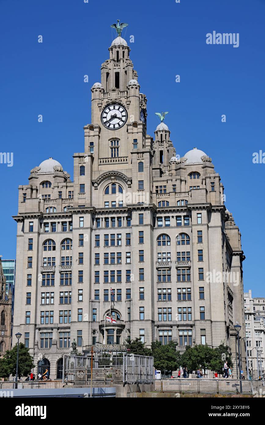 Liver building merseyside hi-res stock photography and images - Alamy