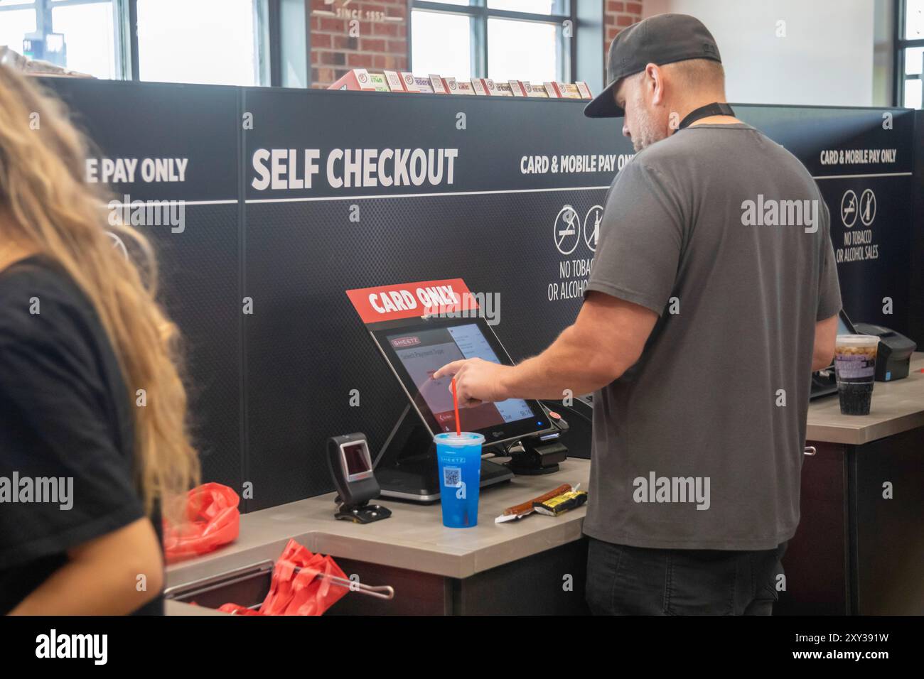 Junk food in checkout hi-res stock photography and images - Alamy