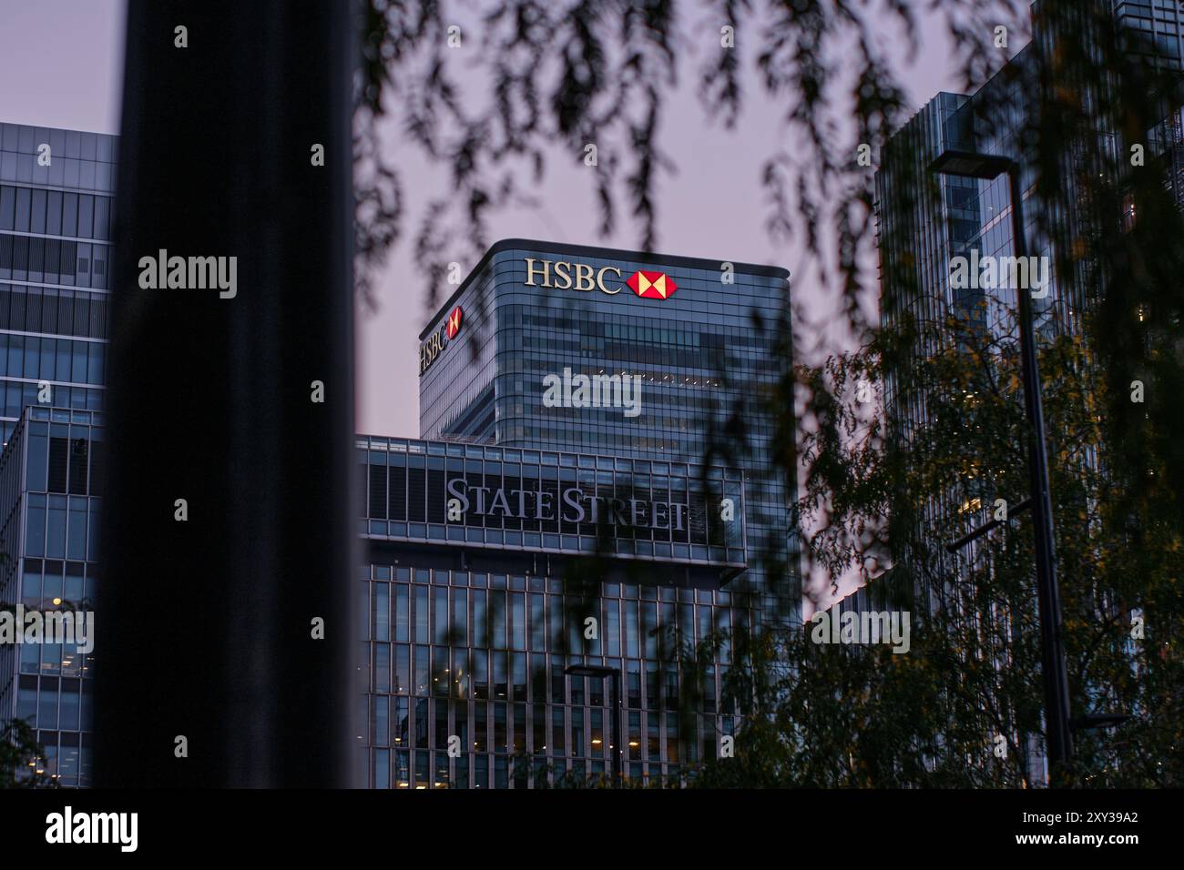 HSBC Bank, EMEA head Office, Canary Wharf, London Stock Photo - Alamy