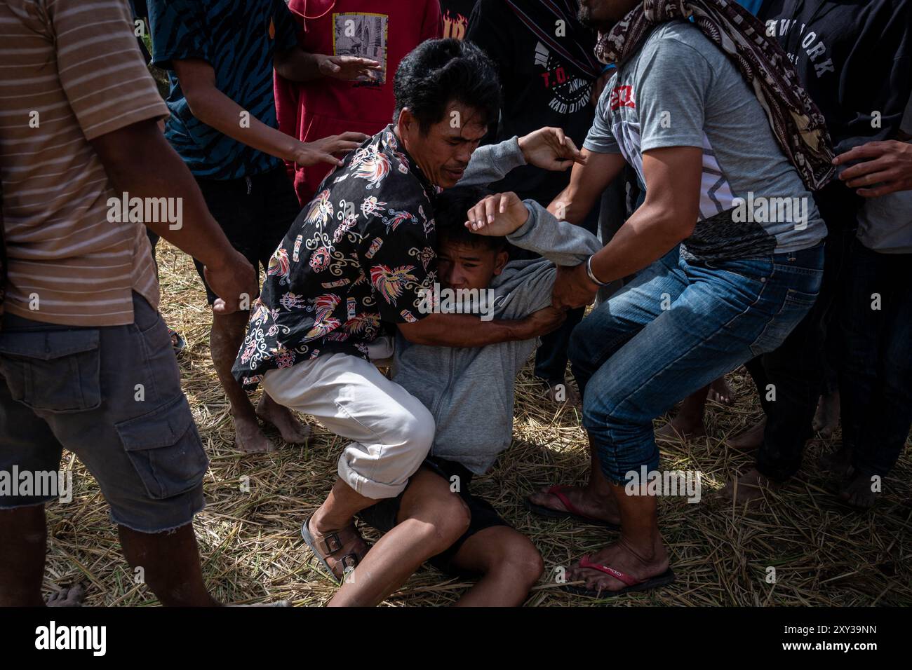 Toraja Utara, South Sulawesi, Indonesia. 27th Aug, 2024. A citizen was ...