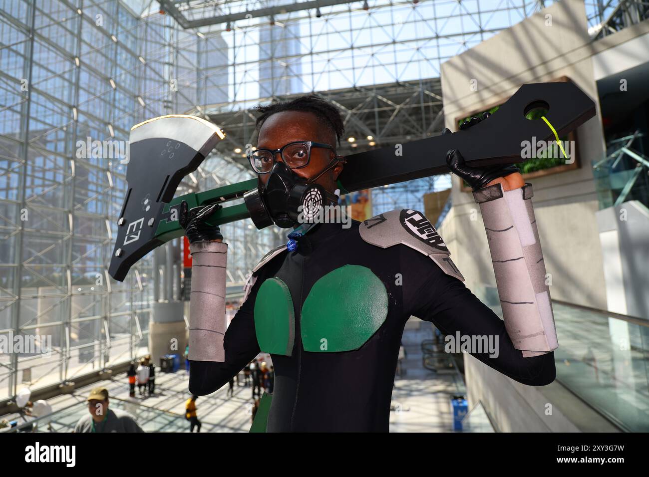 Kaiju no 8 hi-res stock photography and images - Alamy