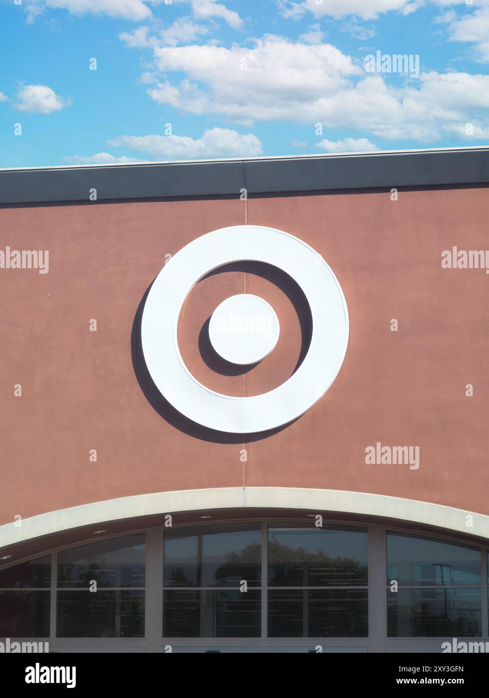 Target store sign logo hi-res stock photography and images - Alamy