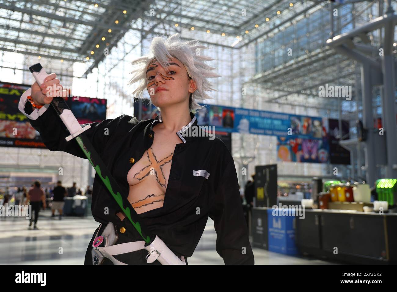Cosplayer Muriel from Queens dressed as Sanemi Shinazugawa shows off a ...