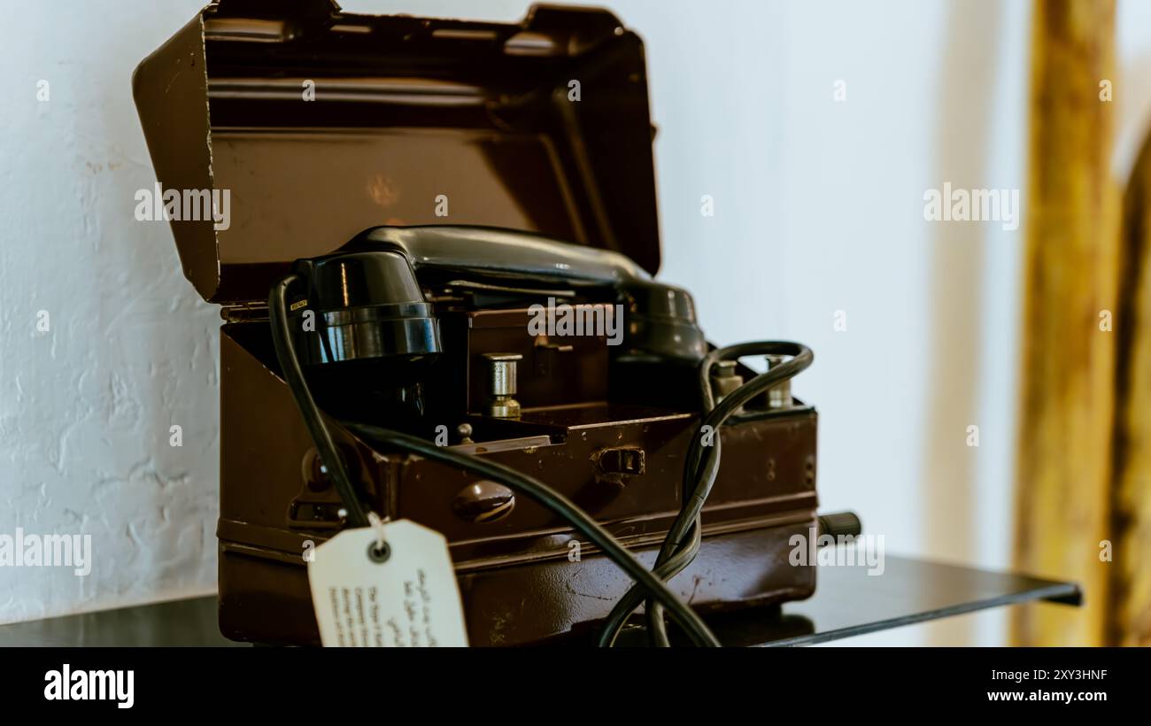 Vintage landline hi-res stock photography and images - Alamy