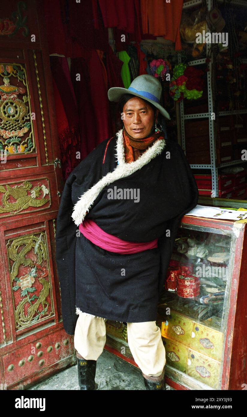 Tibet tibetan man smiling hi-res stock photography and images - Alamy