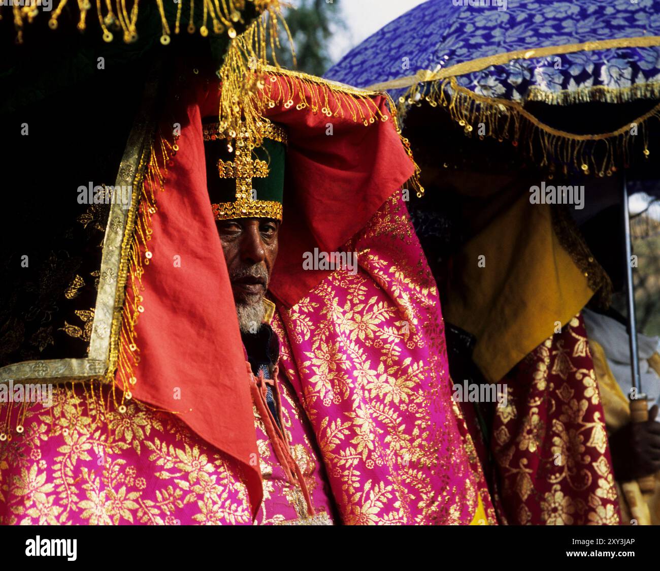 Ethiopian orthodox priest procession hi-res stock photography and ...