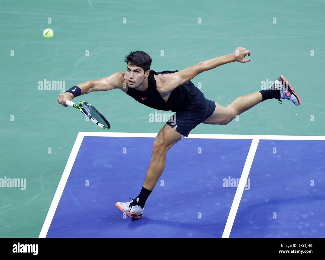 Flushing Meadow, United Stated. 27th Aug, 2024. Carlos Alcaraz of Spain ...