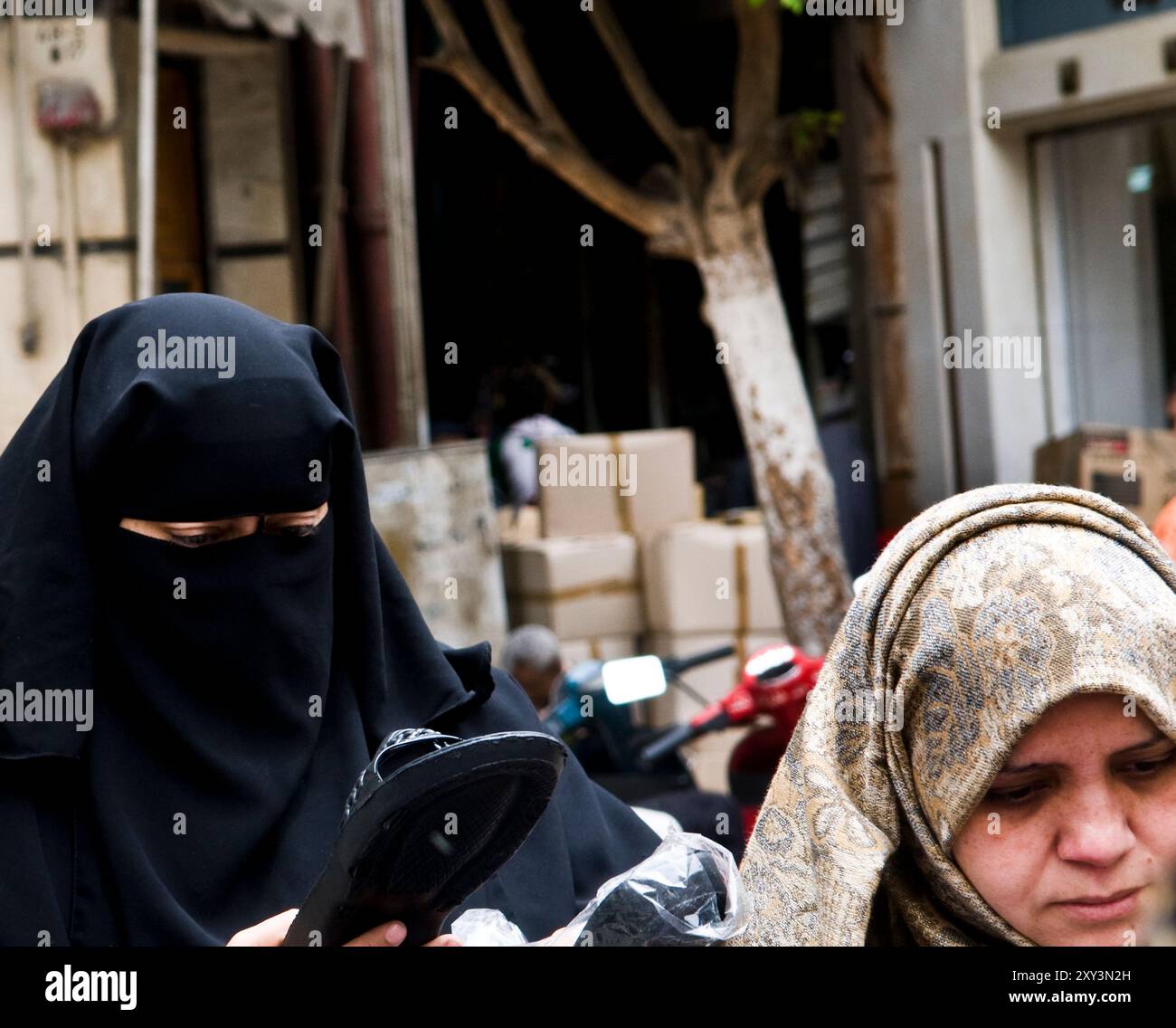 Egyptian woman in vibrant hi-res stock photography and images - Alamy