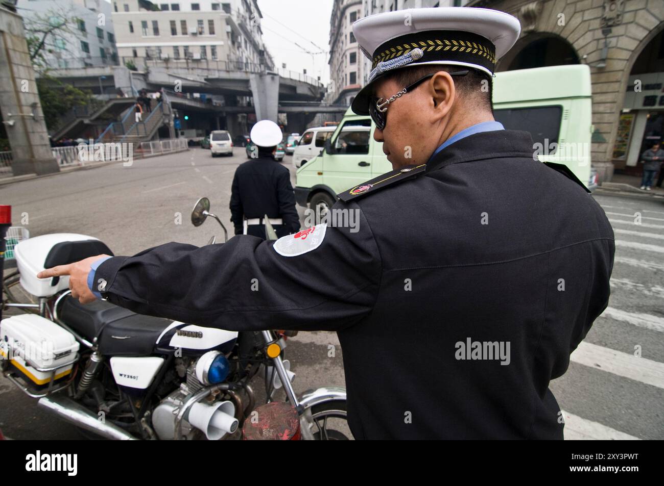 A Chinese policeman in Guangzhou, China Stock Photo - Alamy