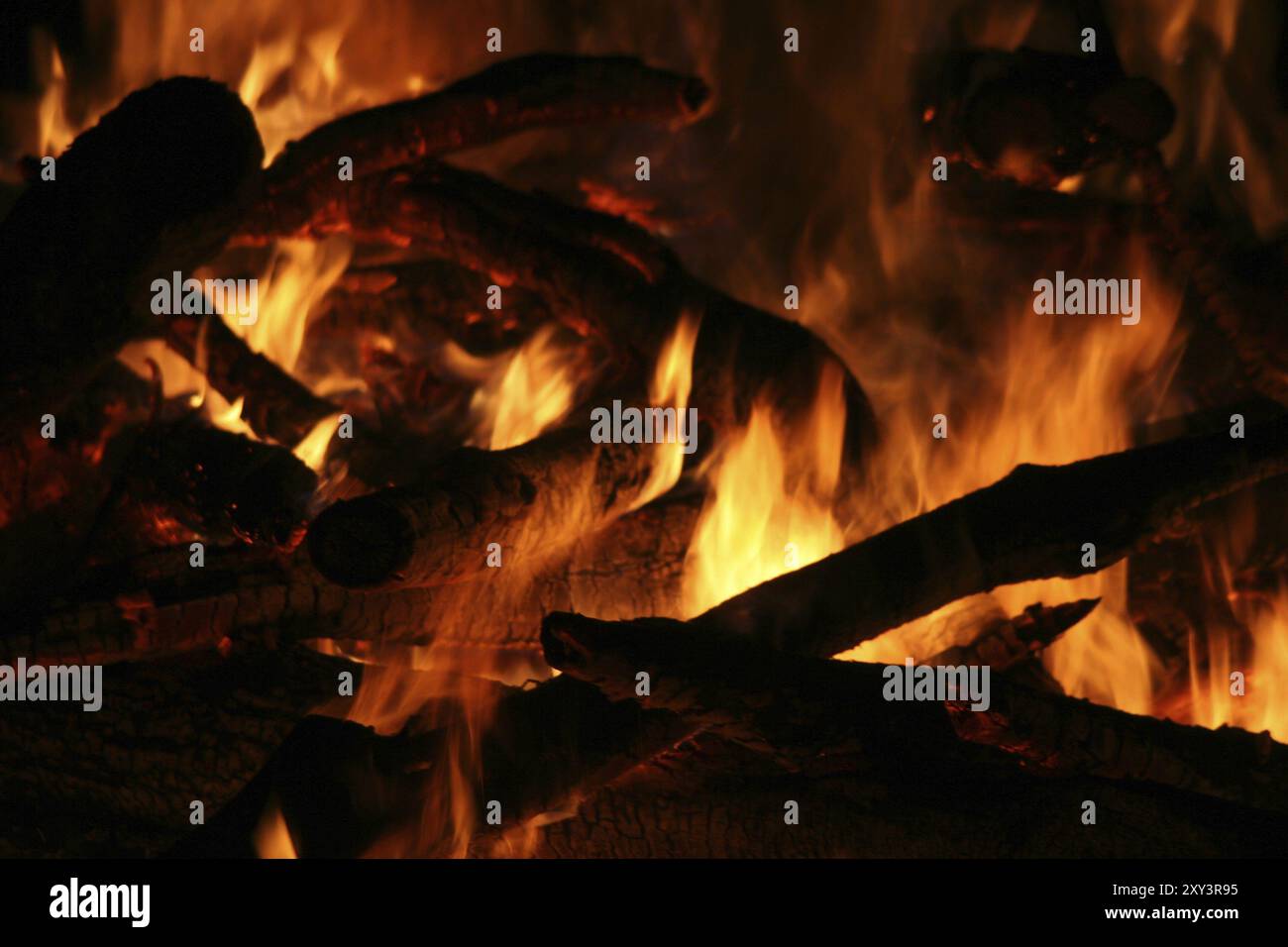 Flickering flames hi-res stock photography and images - Alamy