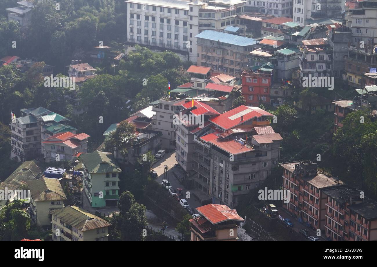 birds eye view of beautiful and colorful cityscape of gangtok hill ...
