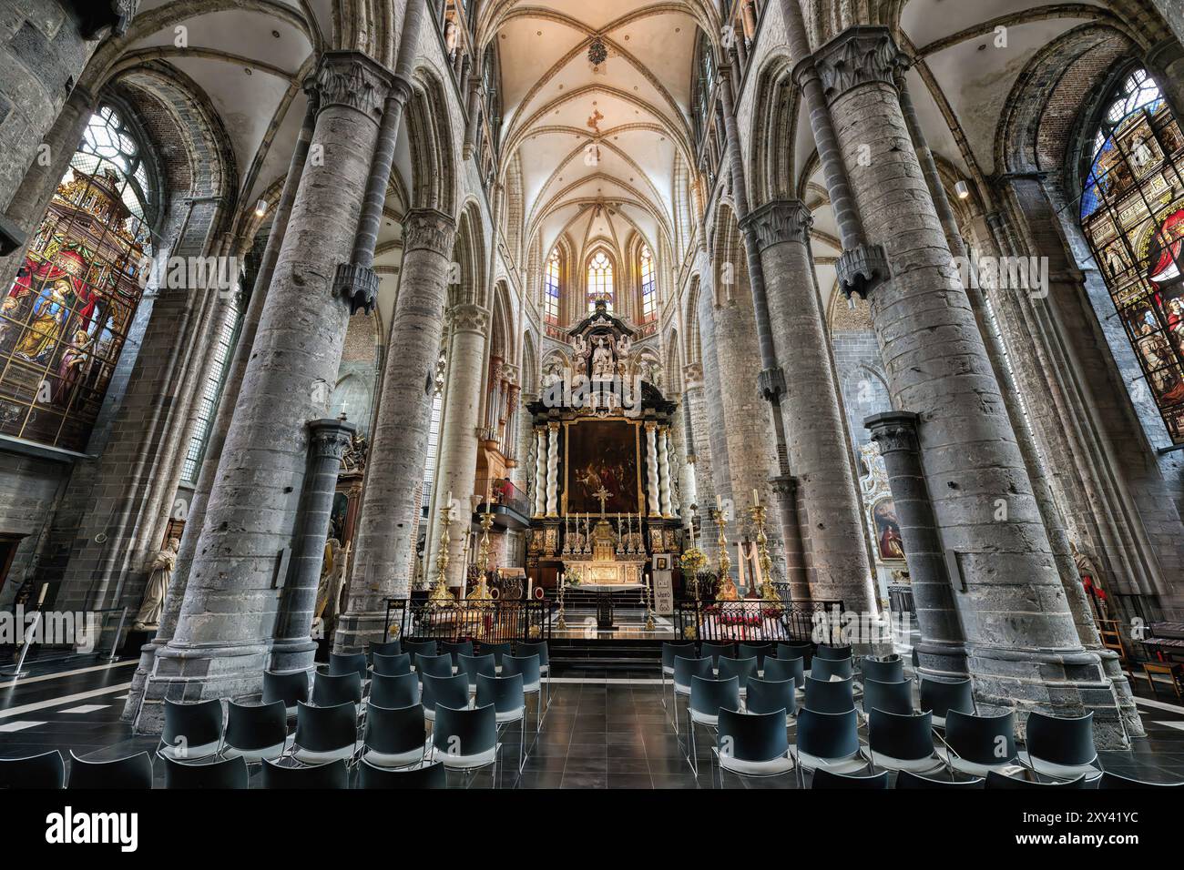 Gothic St. Nicholas Church, Vaulted ceiling and columns of the central ...