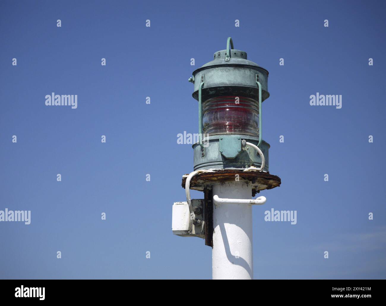 Green port entrance light hi-res stock photography and images - Alamy
