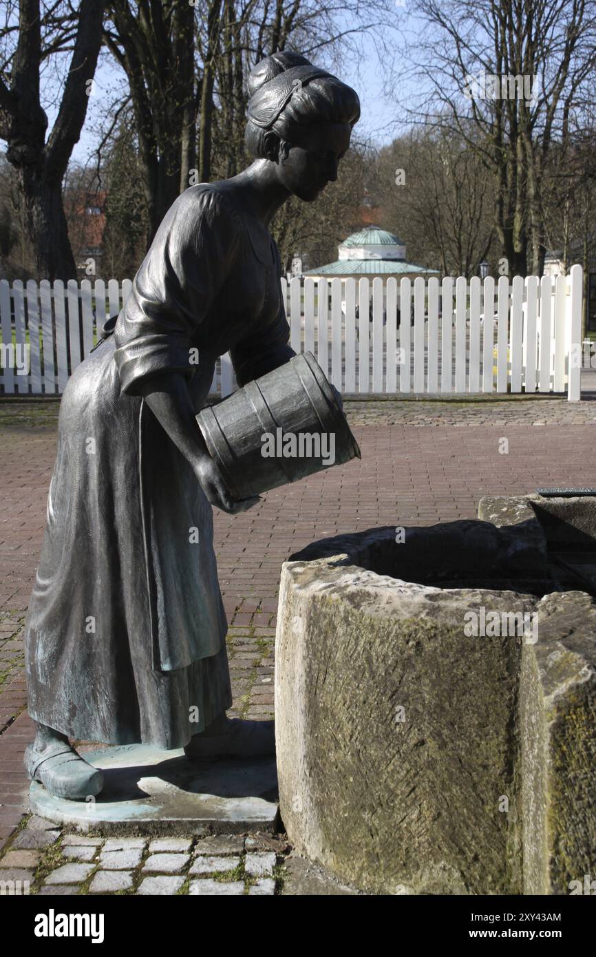 Statue of a bathing woman in Bad Meinberg Stock Photo - Alamy