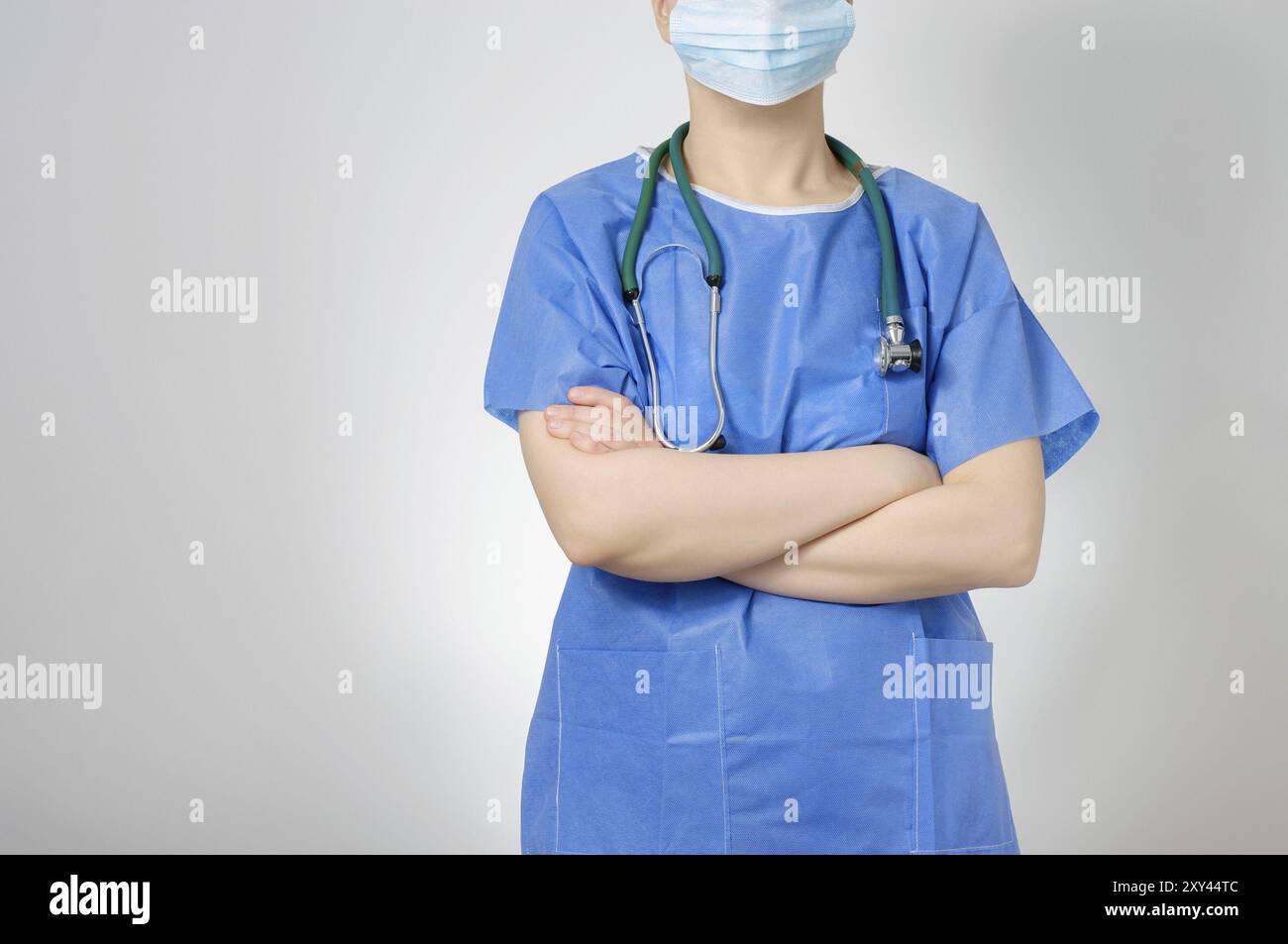 Female professional crossing arms hi-res stock photography and images - Alamy