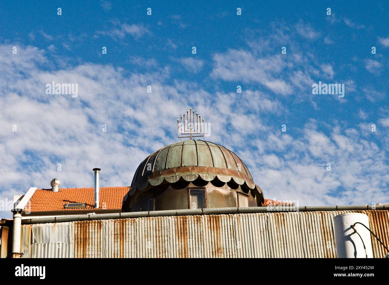 Beit El Synagogue on Rashi Street in Jerusalem, Israel Stock Photo - Alamy