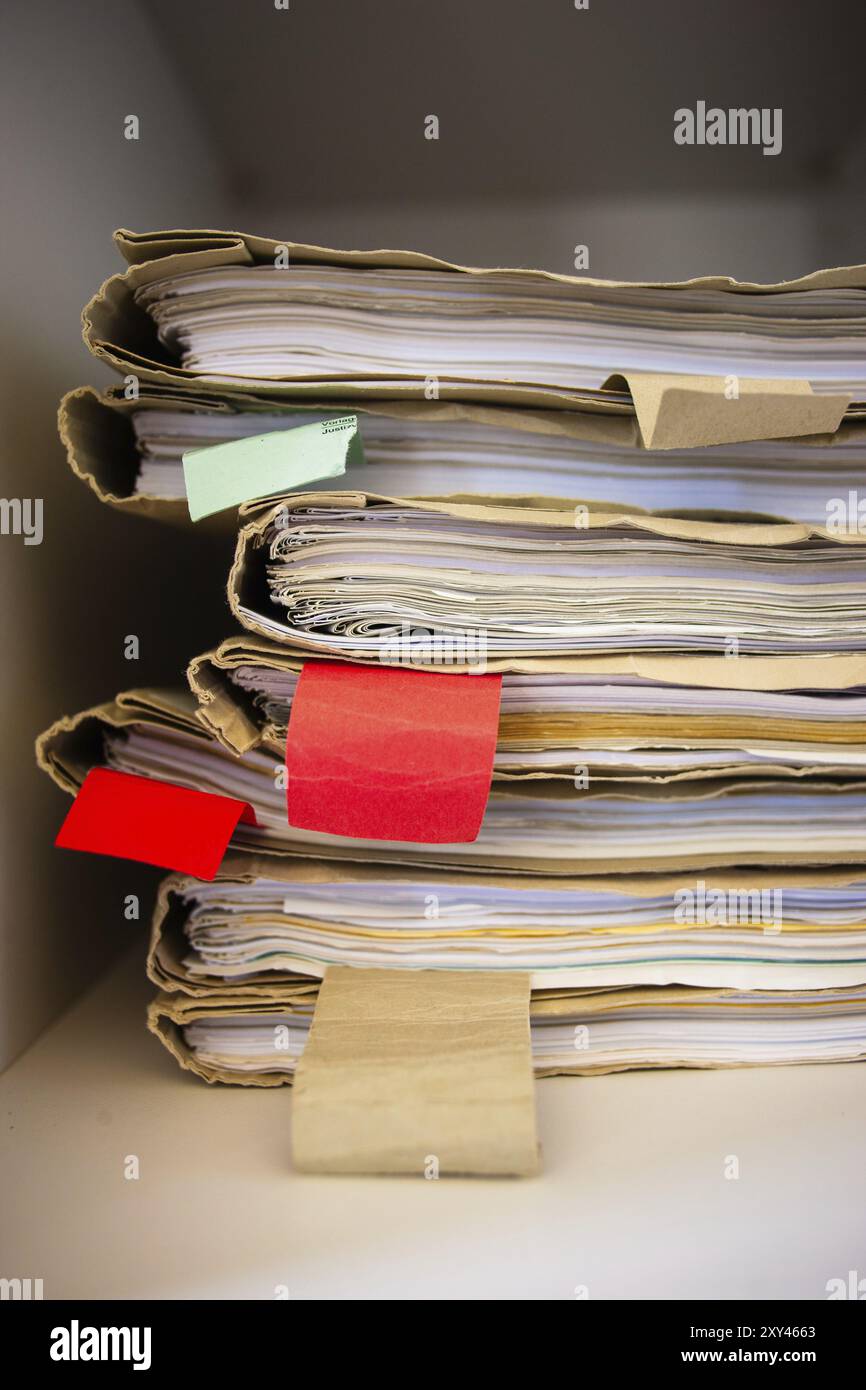 Stacked files icon hi-res stock photography and images - Alamy