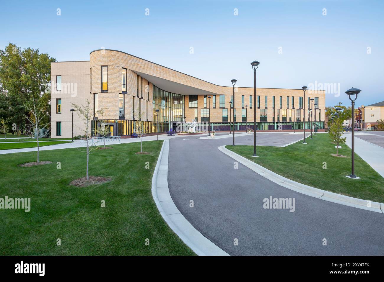 Building has boomerang shape hi-res stock photography and images - Alamy