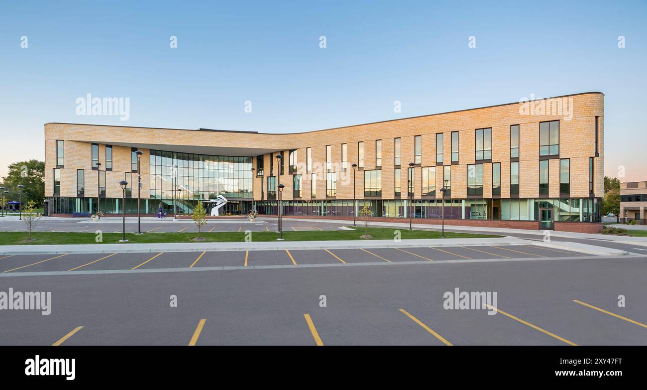 Building has boomerang shape hi-res stock photography and images - Alamy