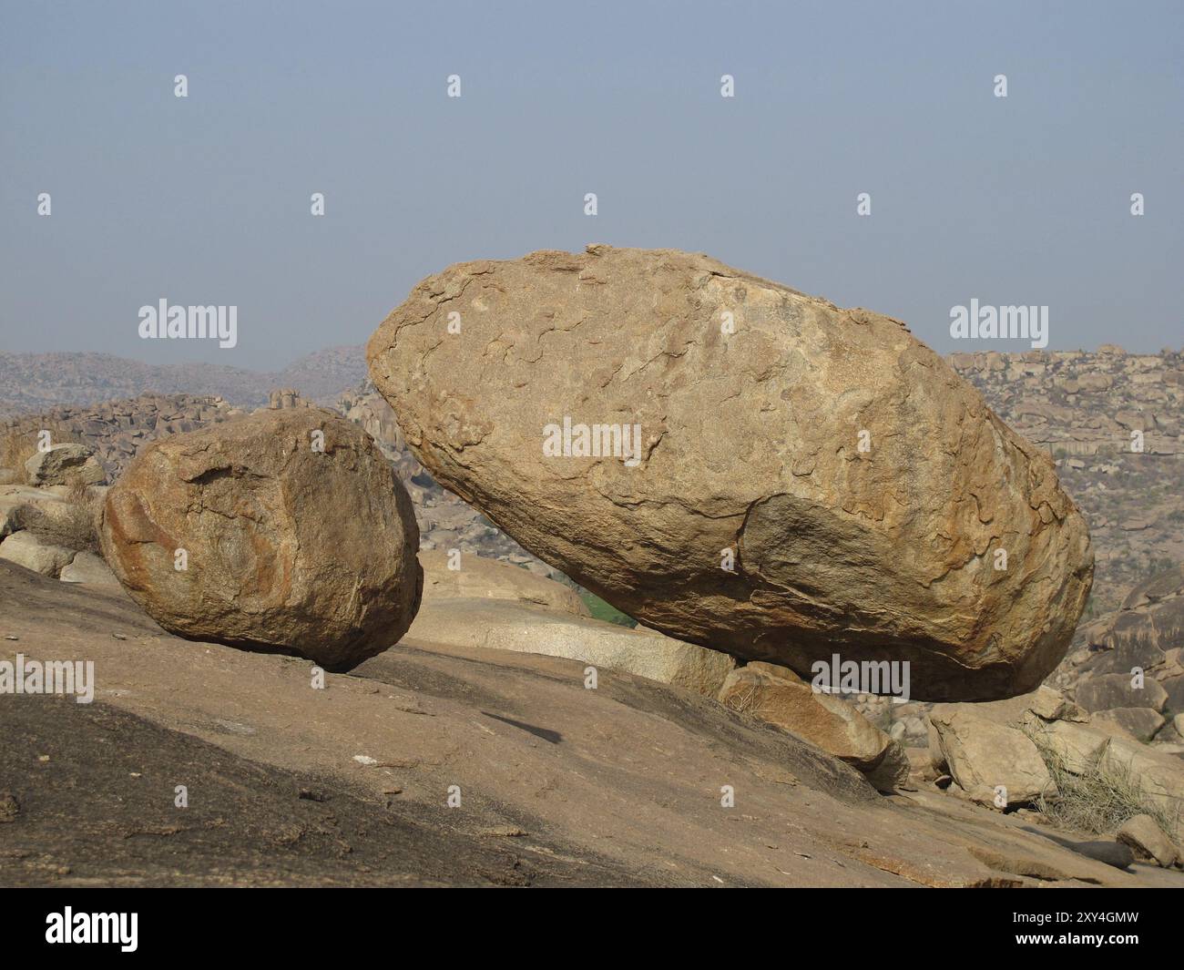 Balancing rock india hi-res stock photography and images - Alamy