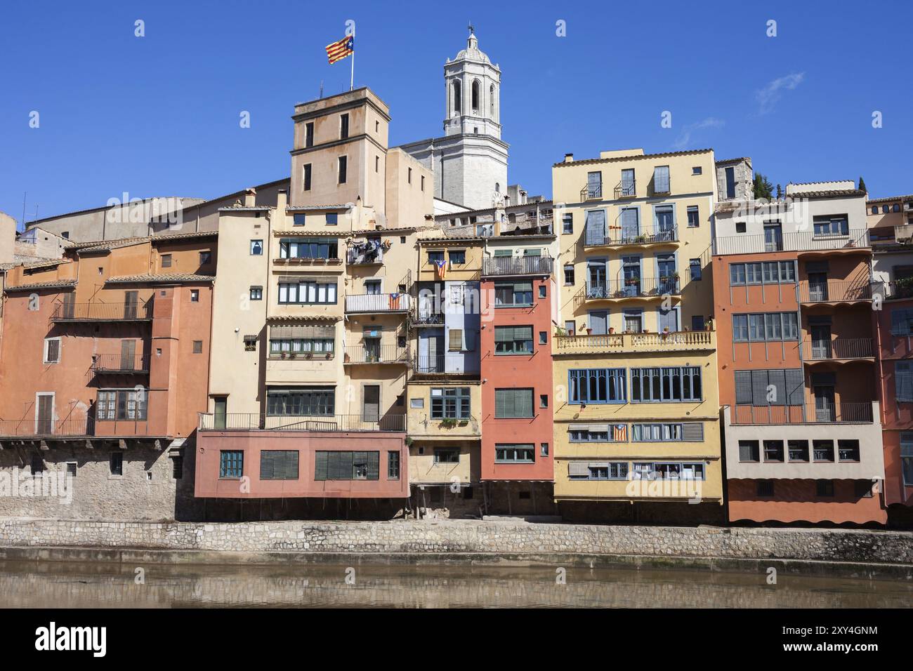 Houses at River Onyar in Old Town (Barri Vell) of Girona in Catalonia ...