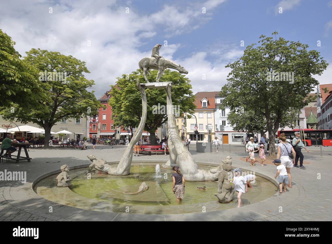 Human rider fountain water feature hi-res stock photography and images ...