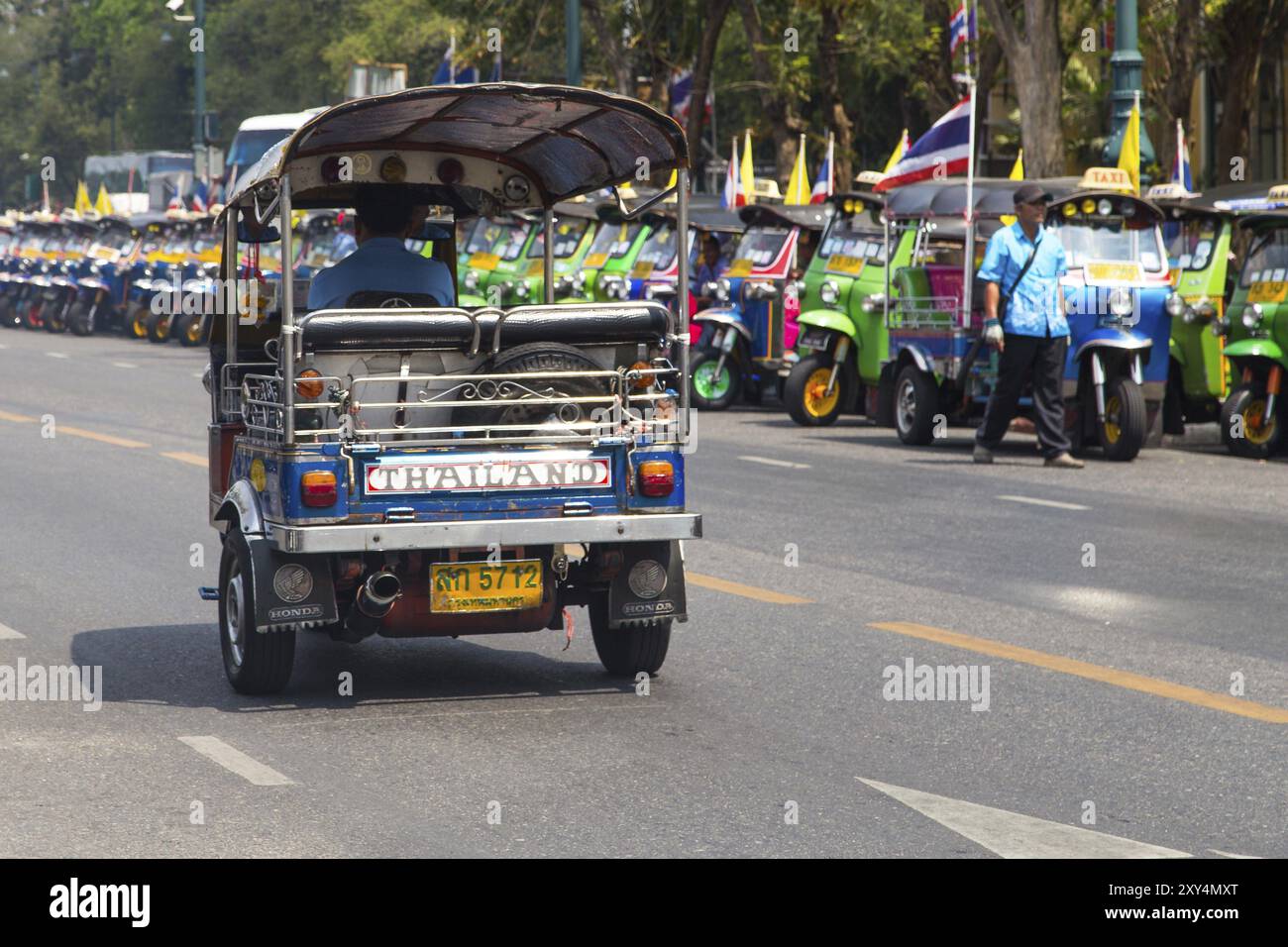 Front thai tuk tuk hi-res stock photography and images - Alamy