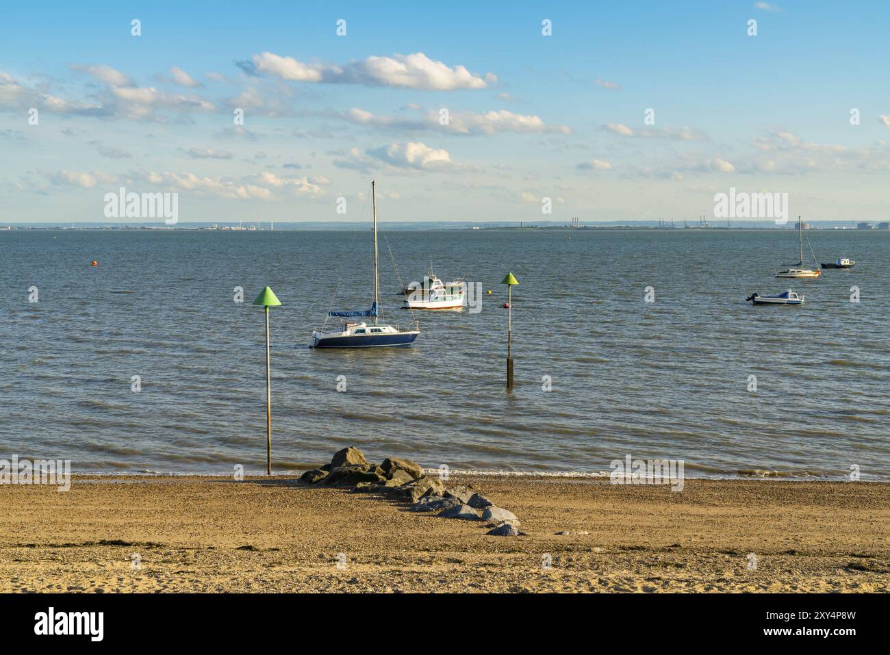 Boats on the shore of the River Thames, seen in Southend-on-Sea, Essex ...