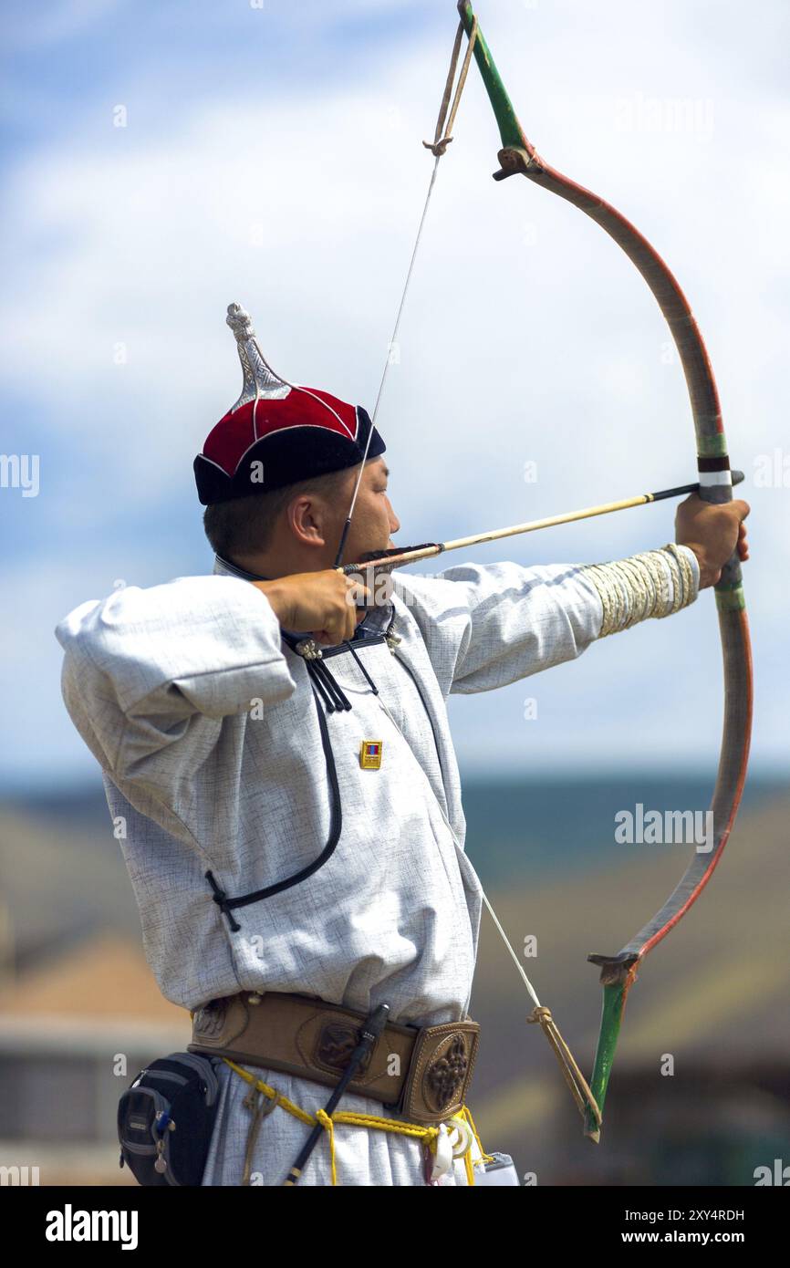 Male archer hi-res stock photography and images - Alamy