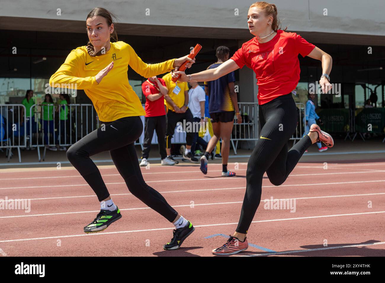 Luna FISCHER (VfL Eintracht Hannover) und Anna BECKER (LG Stadtwerke ...