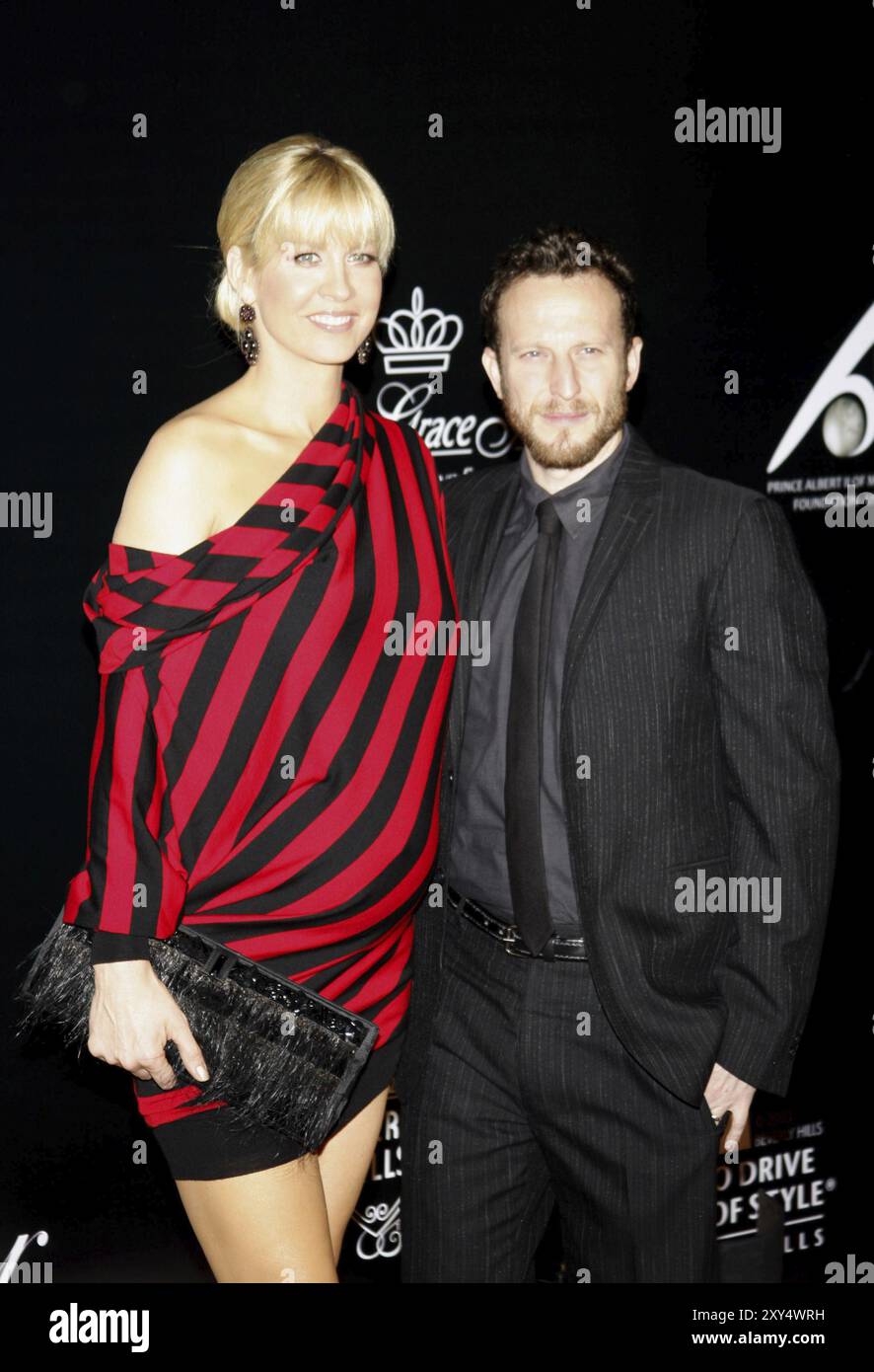 Jenna Elfman and Bodhi Elfman at the Rodeo Drive Walk of Style Award ...
